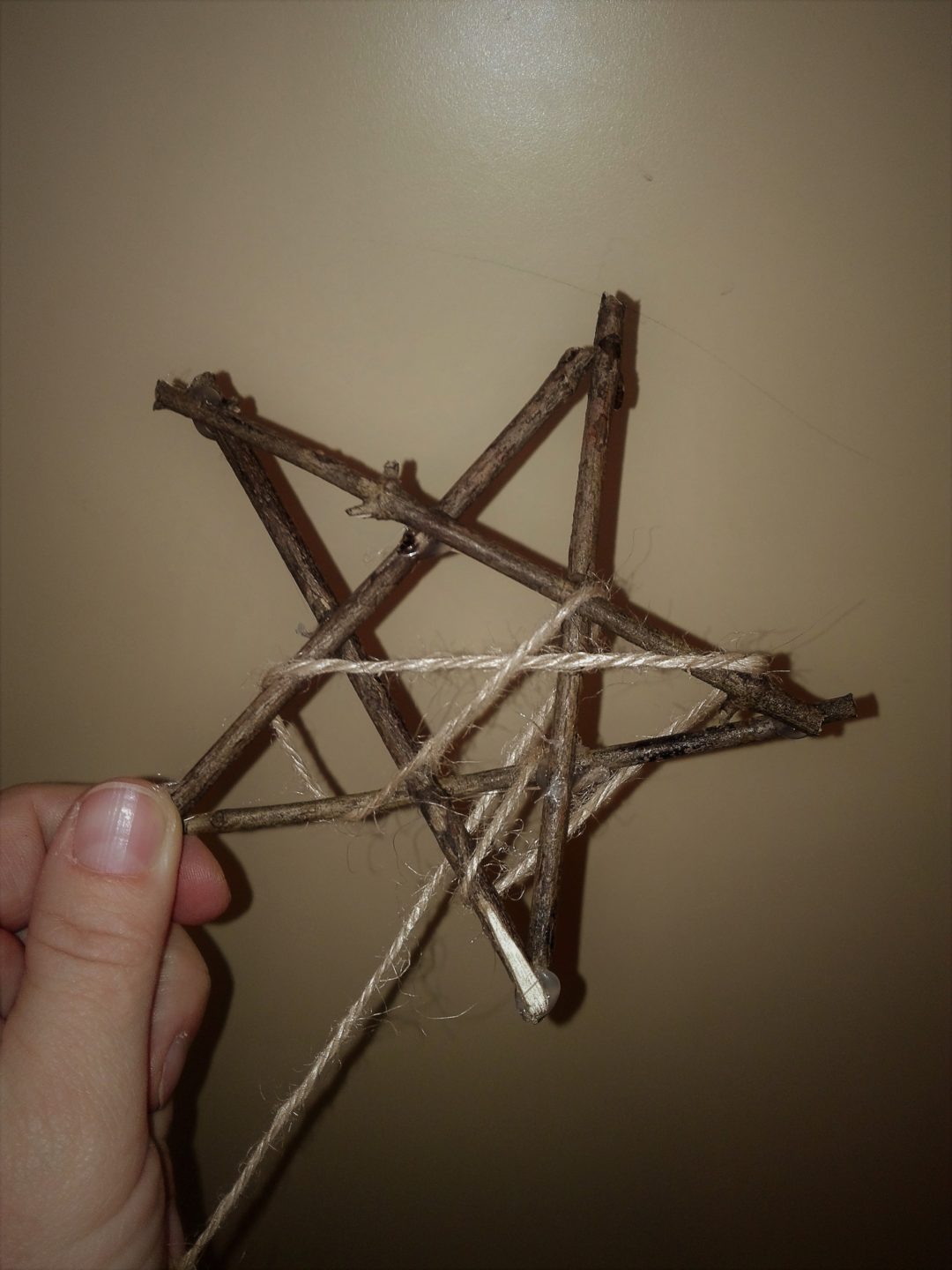 Christmas crafts for kids: Twig stars - DIY by Hanka